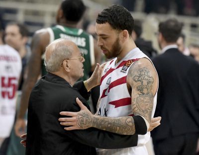 Ωραίες στιγμές με Θανάση και Τζέιμς στο ΟΑΚΑ (pics) | NewsPAO